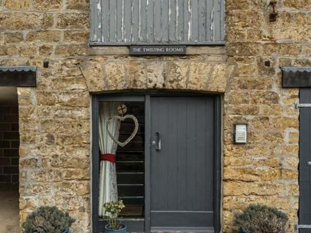 2 Bedroom Apartment For Sale In Pymore