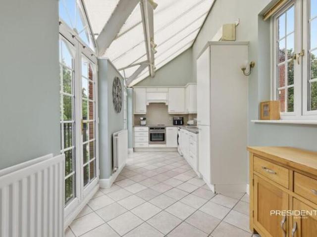 2 bedroom apartment for sale in Pastoral Way, Warley, Brentwood, Essex, CM14