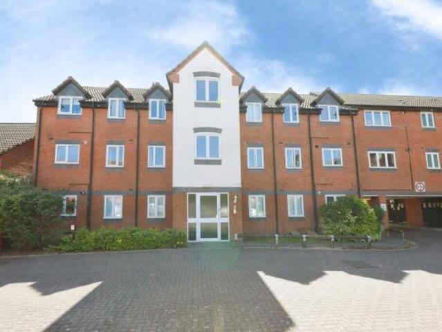 2 bedroom apartment for sale in Parish End, Leamington Spa, CV31