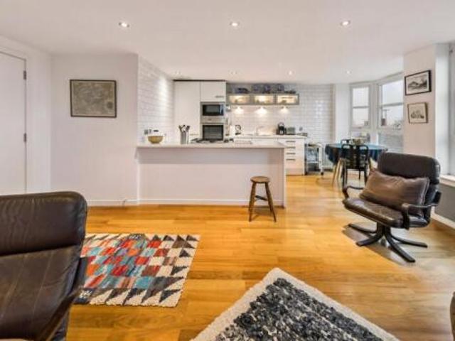 2 bedroom apartment for sale in Park Circus Place, Park, Glasgow, G3