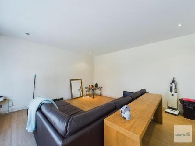 2 bedroom apartment for sale in Park Gate, Upper College Street, NG1