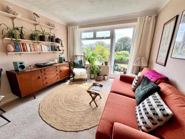 2 bedroom apartment for sale in Parkstone Road, Poole, Dorset, BH15