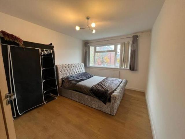 2 bedroom apartment for sale in Patricia Close, SL1
