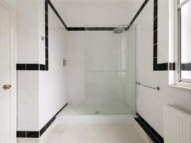 2 bedroom apartment for sale in Peninsula Square, Winchester, Hampshire, SO23