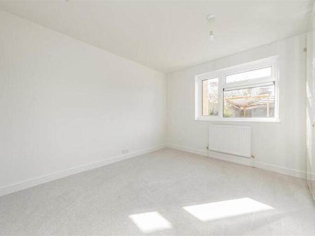 2 bedroom apartment for sale in Peterhead Mews, Langley, Slough, SL3
