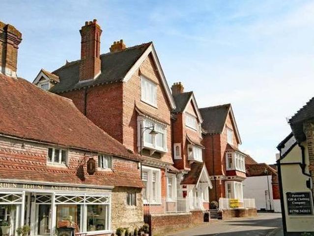 2 bedroom apartment for sale in Petworth West Sussex GU28