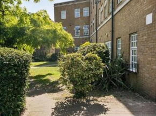 2 bedroom apartment for sale in Pickering Close, Hackney, E9