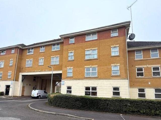 2 bedroom apartment for sale in Pickfords Gardens, SL1