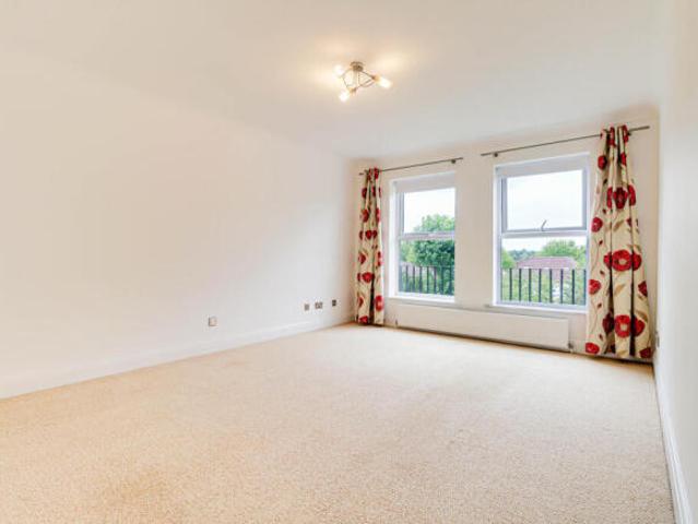2 bedroom apartment for sale in Pine Ridge, London Road, St. Albans, AL1