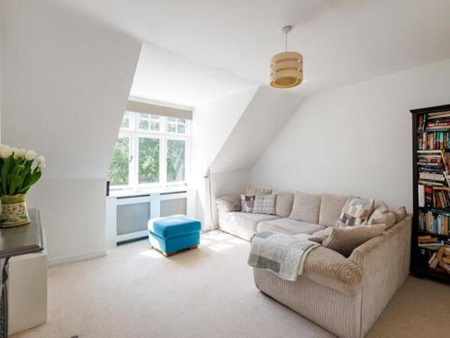 2 bedroom apartment for sale in Pit Farm Road, Guildford, Surrey, GU1