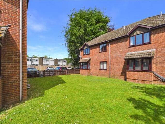2 bedroom apartment for sale in Pittard Road, Basingstoke, Hampshire, RG21