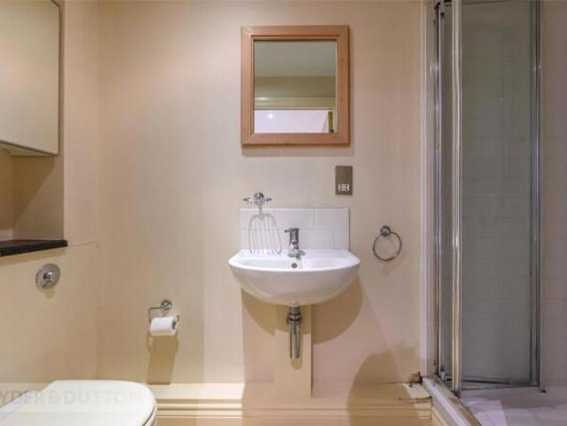 2 bedroom apartment for sale in Plover Road, Lindley, Huddersfield, West Yorkshire, HD3