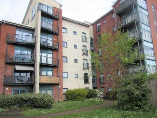 2 Bedroom Apartment For Sale In Pocklington Drive, Manchester