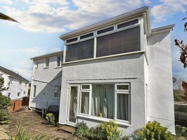 2 Bedroom Apartment For Sale In Poole, Dorset