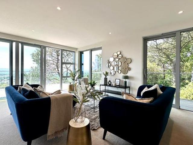 2 Bedroom Apartment For Sale In Poole, Dorset