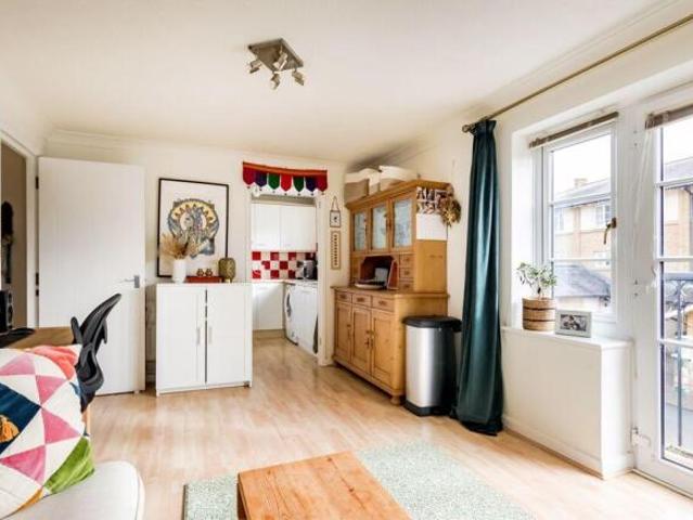 2 bedroom apartment for sale in Pooles Wharf Court | Harbourside, BS8