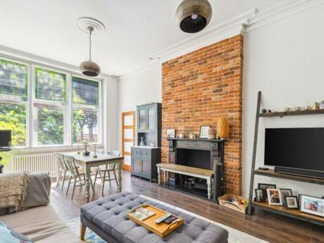 2 Bedroom Apartment For Sale In Poplar, London