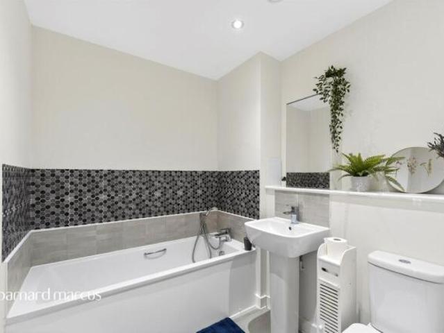 2 bedroom apartment for sale in Powdermill Close, New Malden, KT3