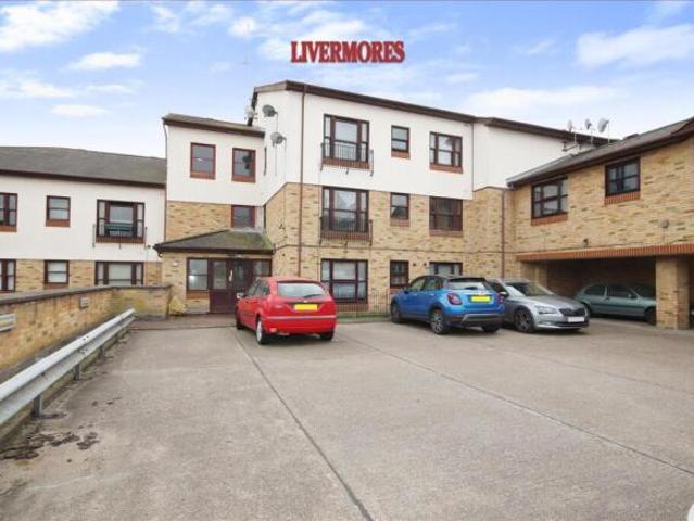 2 bedroom apartment for sale in Priory Road, Dartford, DA1