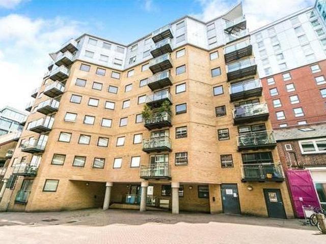 2 bedroom apartment for sale in Projection East Merchants Place Reading RG1