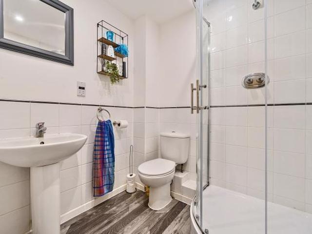 2 bedroom apartment for sale in Quadrant Court, Jubilee Square, Reading, RG1