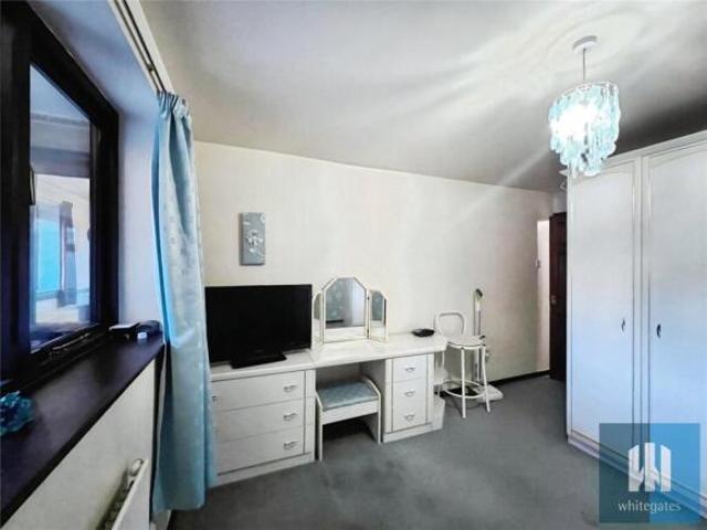 2 bedroom apartment for sale in Quarmby Road, Quarmby, Huddersfield, HD3