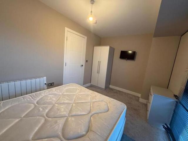 2 bedroom apartment for sale in Queens Dock Avenue, Hull, HU1