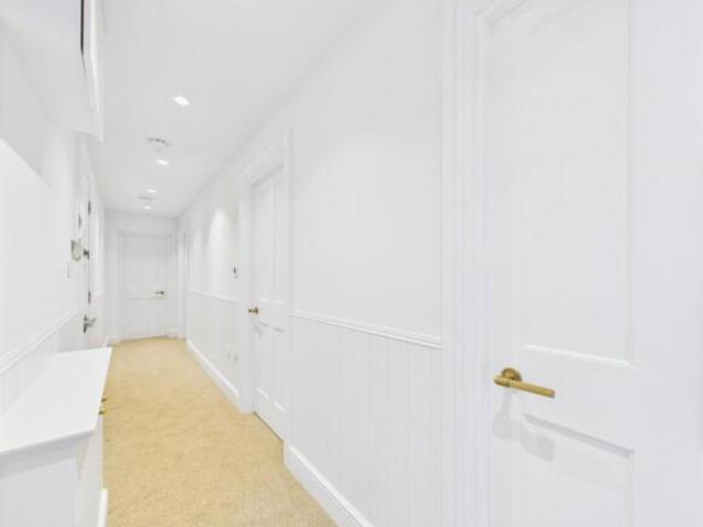 2 bedroom apartment for sale in Queens Gardens, Broadstairs, CT10