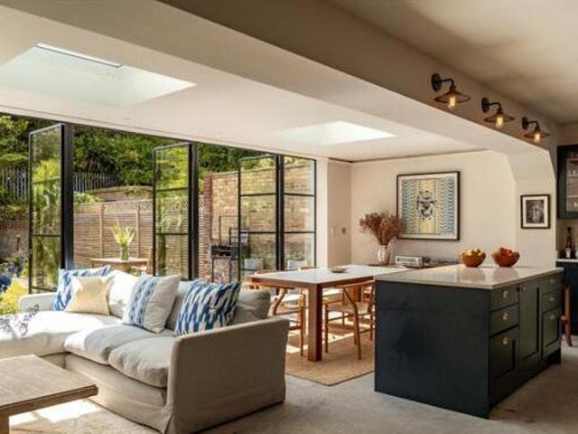 2 Bedroom Apartment For Sale In Queens Park, London