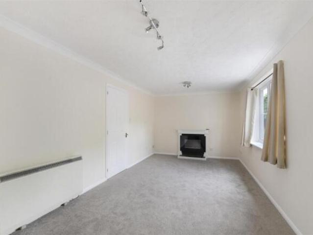2 bedroom apartment for sale in Queens Road, Maidstone, ME16