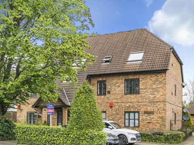 2 Bedroom Apartment For Sale In Ruislip