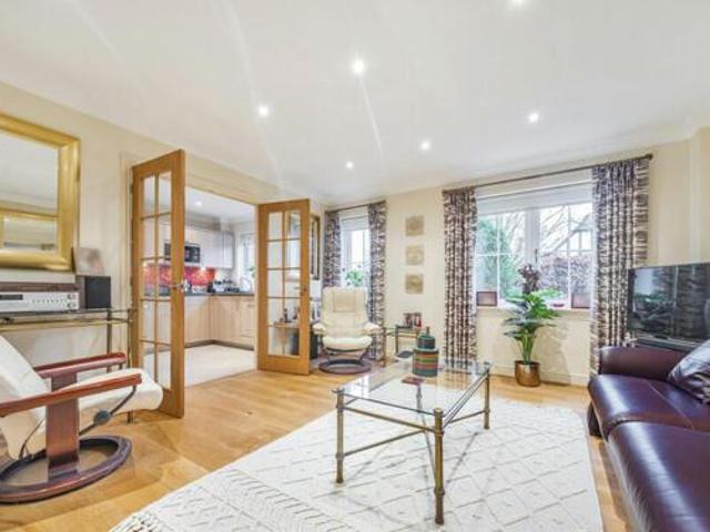 2 Bedroom Apartment For Sale In Ruscombe