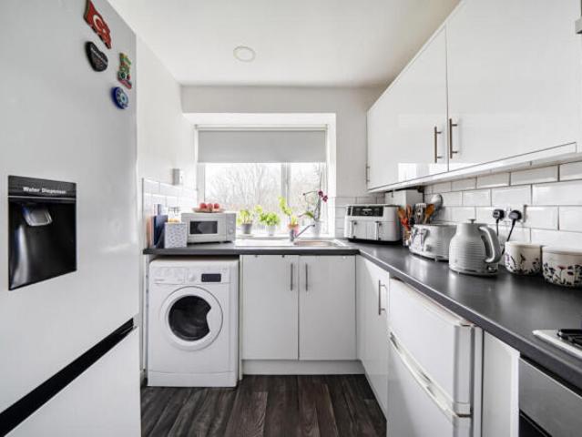 2 bedroom apartment for sale in Rushmere Court, The Avenue, Worcester Park, Surrey, KT4