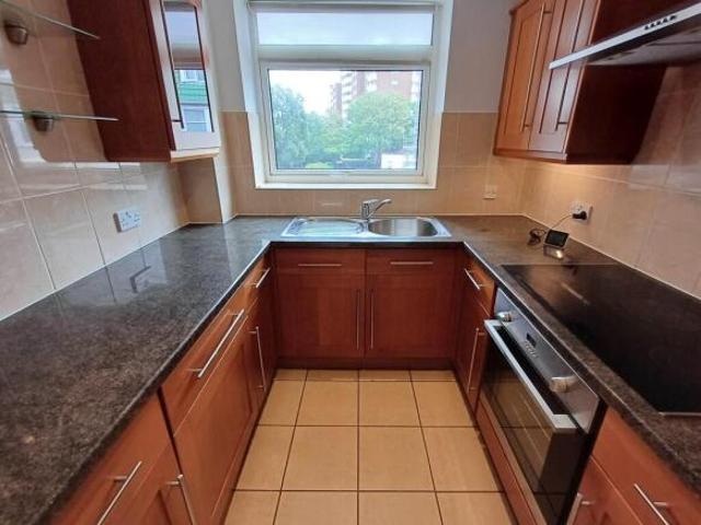 2 bedroom apartment for sale in Russell Cotes Road, Bournemouth, BH1