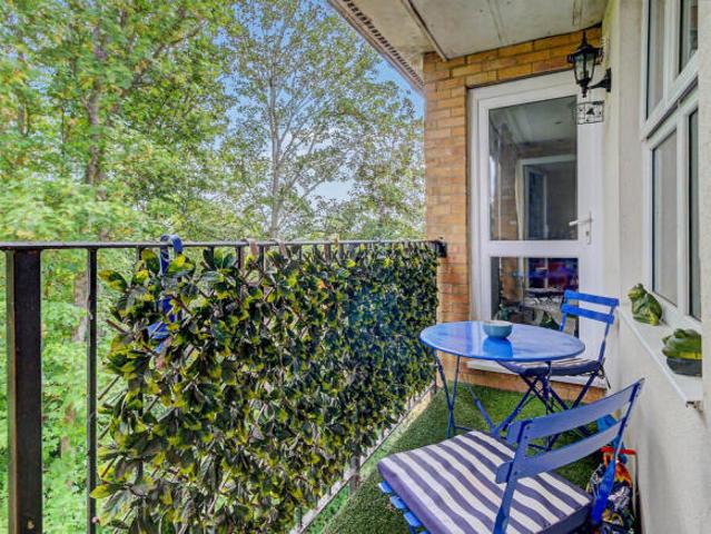 2 bedroom apartment for sale in Russell Road, Basingstoke, RG21