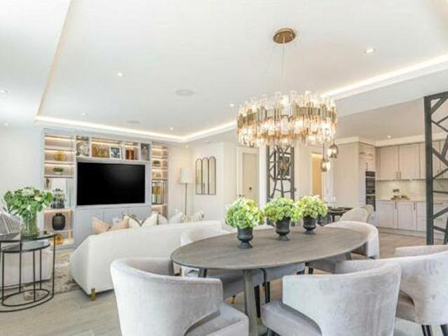 2 Bedroom Apartment For Sale In Radlett, Hertfordshire