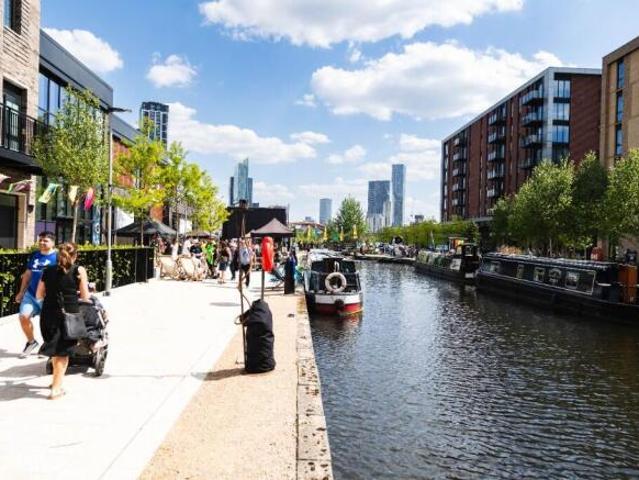 2 bedroom apartment for sale in Railings, Middlewood Locks, M5