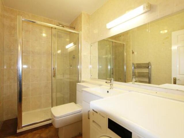 2 bedroom apartment for sale in Raleigh Close, London, NW4