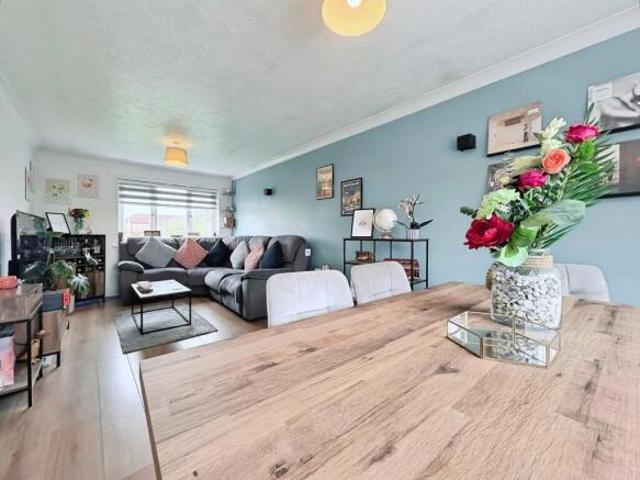 2 bedroom apartment for sale in Ramshaw Drive, Chelmsford, CM2