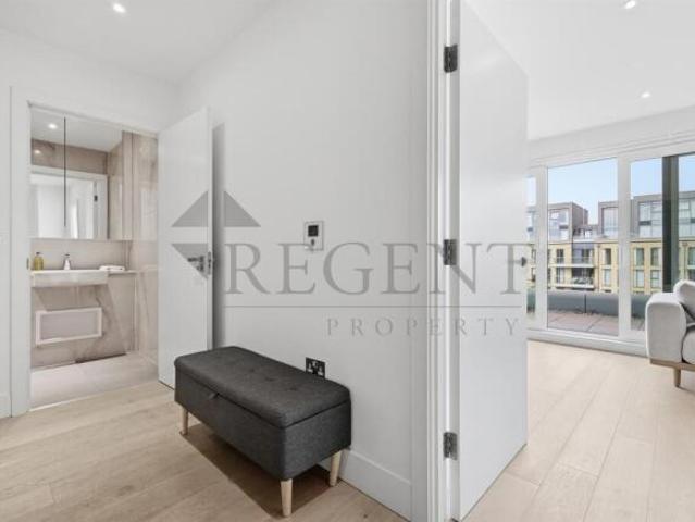2 bedroom apartment for sale in Ravensbourne Apartments, Fulham Riverside, SW6