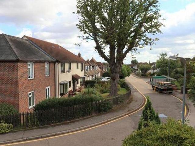 2 Bedroom Apartment For Sale In Rayleigh