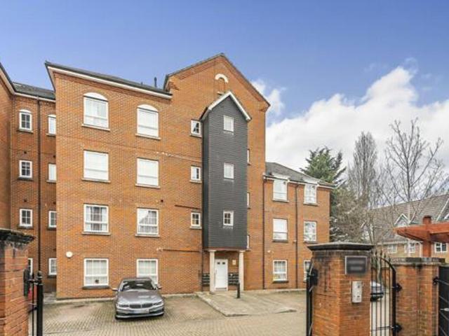 2 Bedroom Apartment For Sale In Reading