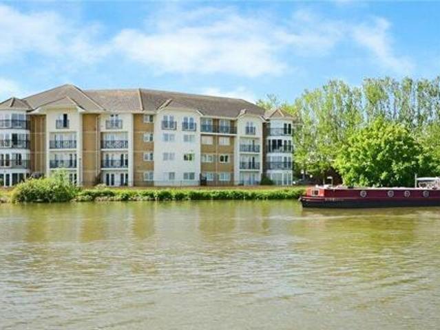 2 Bedroom Apartment For Sale In Reading