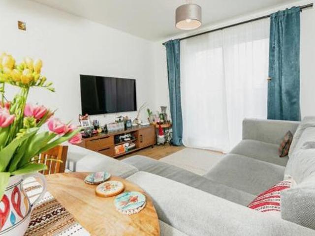 2 Bedroom Apartment For Sale In Reading