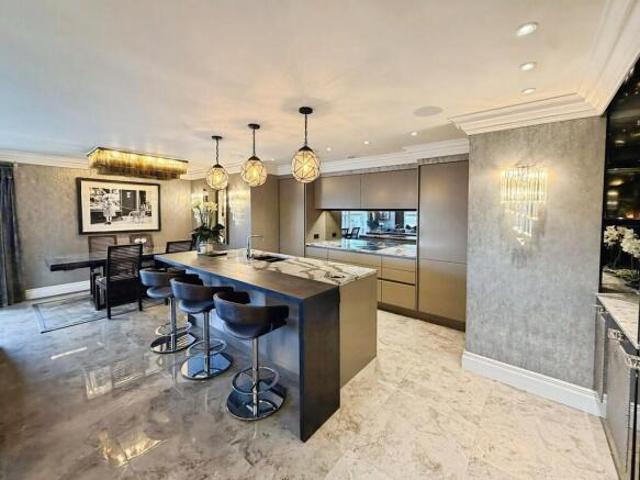 2 bedroom apartment for sale in Regents Quay, Brewery Wharf, LS10