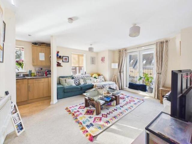 2 bedroom apartment for sale in Redbrook Way, Bradford, BD9