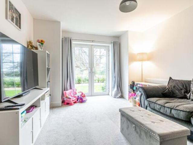2 bedroom apartment for sale in Redland Way, St. Albans, Hertfordshire, AL2