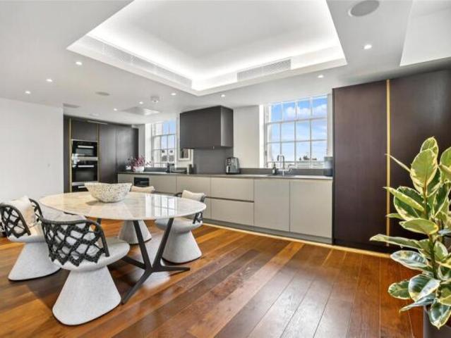 2 bedroom apartment for sale in Richmond Hill, Richmond, TW10
