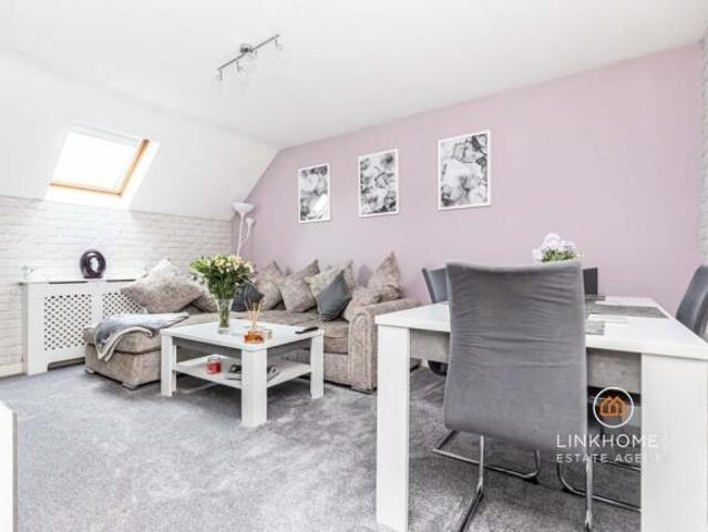 2 bedroom apartment for sale in Richmond Park Road, Bournemouth, BH8