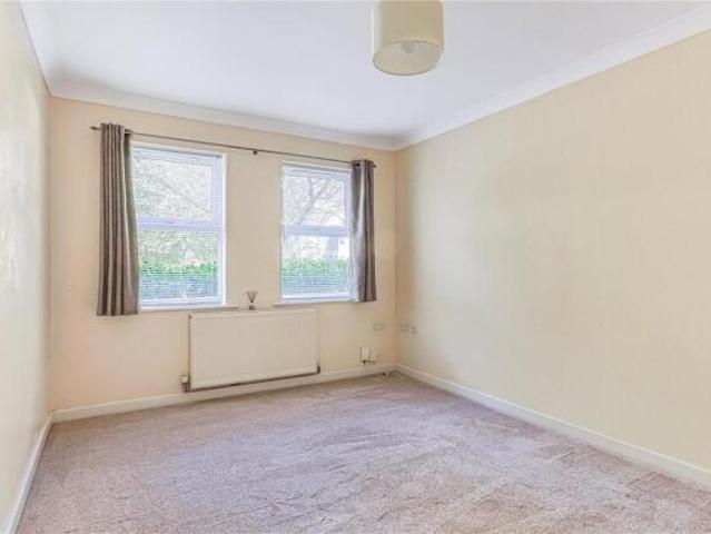 2 bedroom apartment for sale in Richmond Park Road, Charminster, Bournemouth, BH8